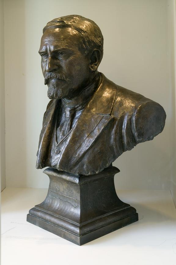 bronze bust | Science Museum Group Collection