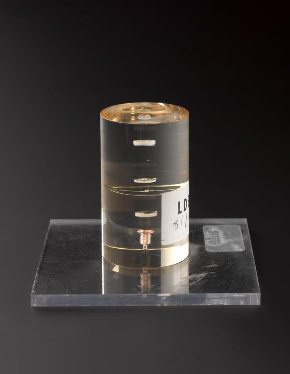 Transistor suspended in plastic display case | Science Museum Group ...