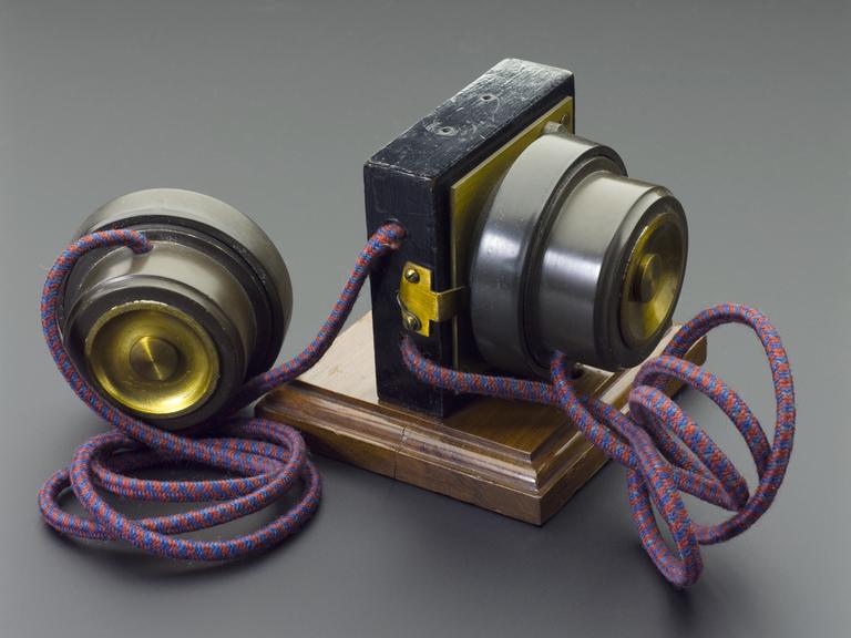 Fleet telephone instrument | Science Museum Group Collection