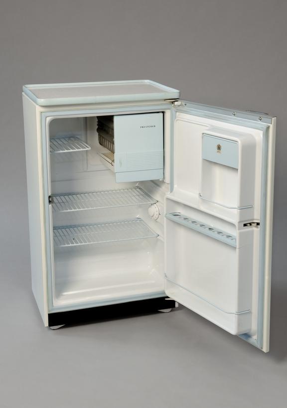Prestcold Packaway' electric refrigerator, 1959. | Science Museum Group ...