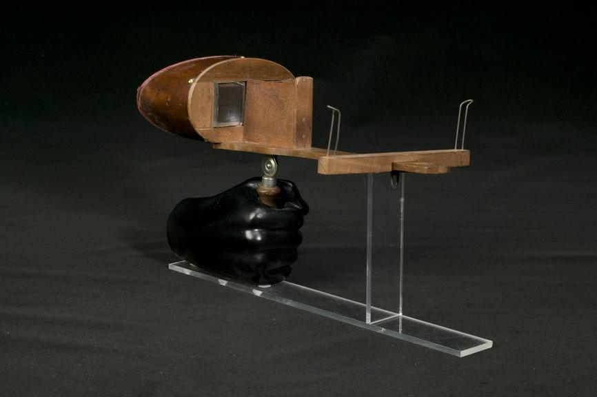 Hand-held stereoscopic viewer | Science Museum Group Collection