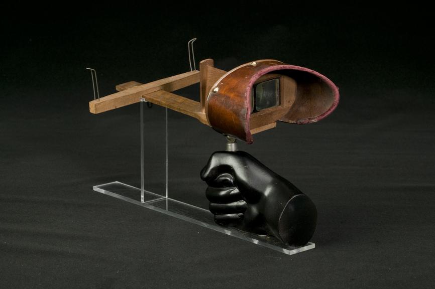 Hand-held stereoscopic viewer | Science Museum Group Collection