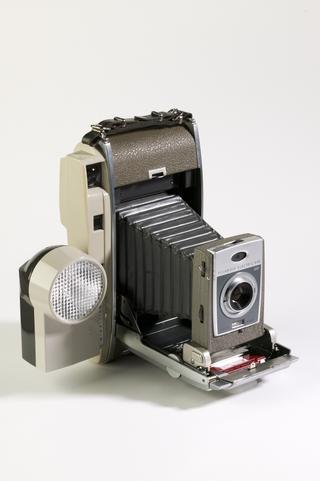 'Electric Eye' camera with case and accessories | Science Museum Group ...