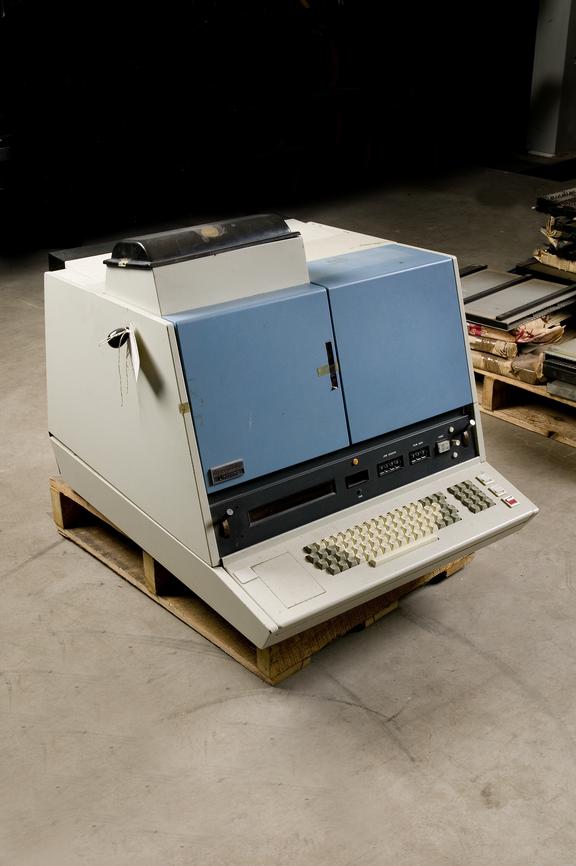Linocomp Photo Typesetter | Science Museum Group Collection