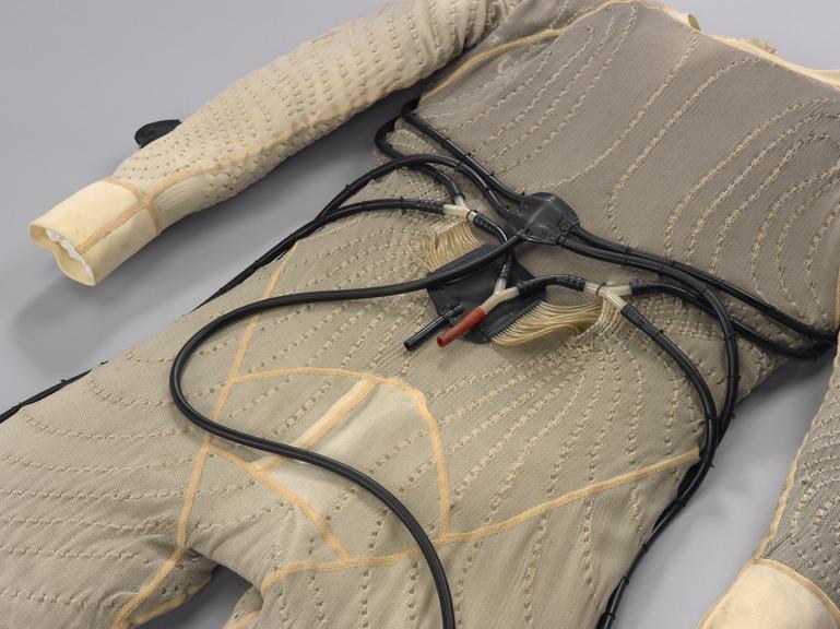 RAE liquid conditioning cooling garment | Science Museum Group Collection
