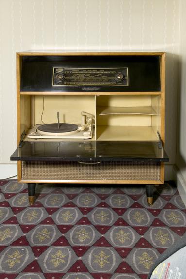 His Master's Voice radiogram model no. 1628 | Science Museum Group ...