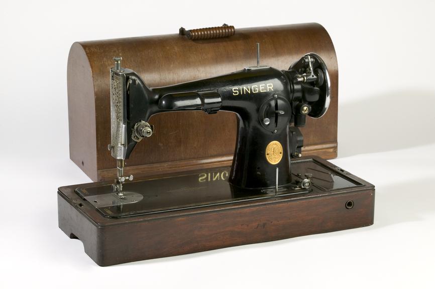 Singer sewing machine | Science Museum Group Collection