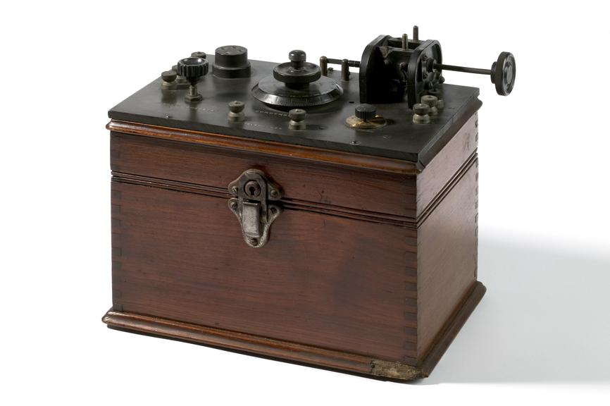 Home-made one-valve crystal radio receiver | Science Museum Group ...