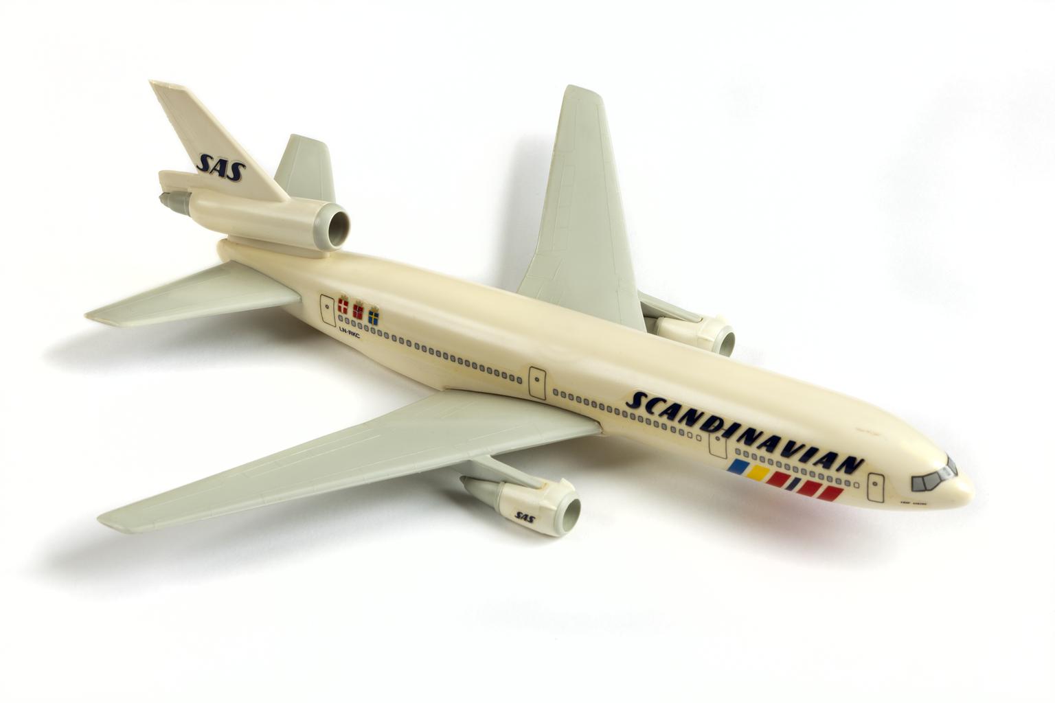 Fratelli Cesana scale model of McDonnell-Douglas DC-10 airliner ...