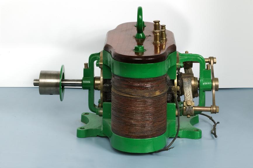 'Manchester' dynamo, around 1886. | Science Museum Group Collection