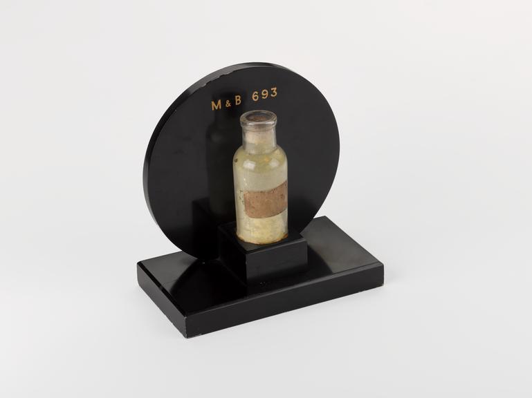 Original laboratory sample of 'M and B 693', England, 1938 | Science ...