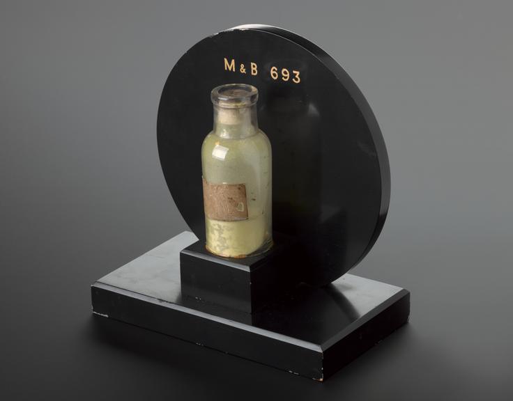 Original laboratory sample of 'M and B 693', England, 1938 | Science ...
