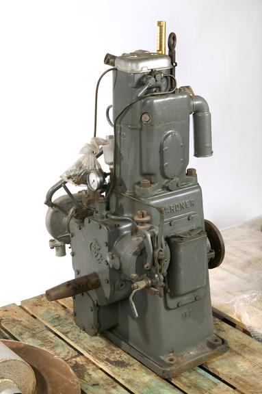 Type 1L2 Single Cylinder Diesel Engine | Science Museum Group Collection