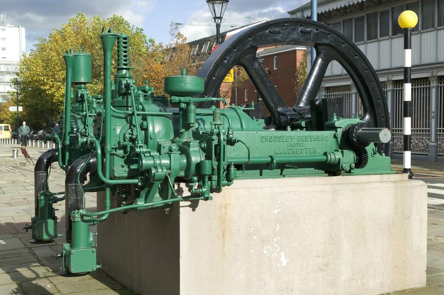 Crossley gas engine | Science Museum Group Collection
