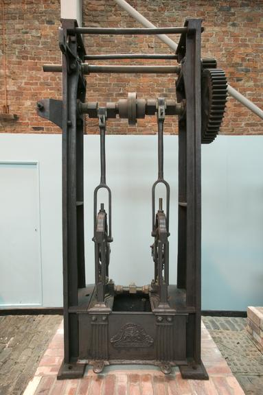 E.T. Bellhouse Hydraulic Pump | Science Museum Group Collection