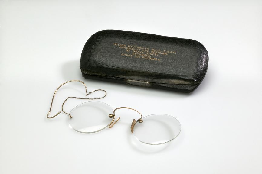 Rimless Pince-Nez Spectacles | Science Museum Group Collection