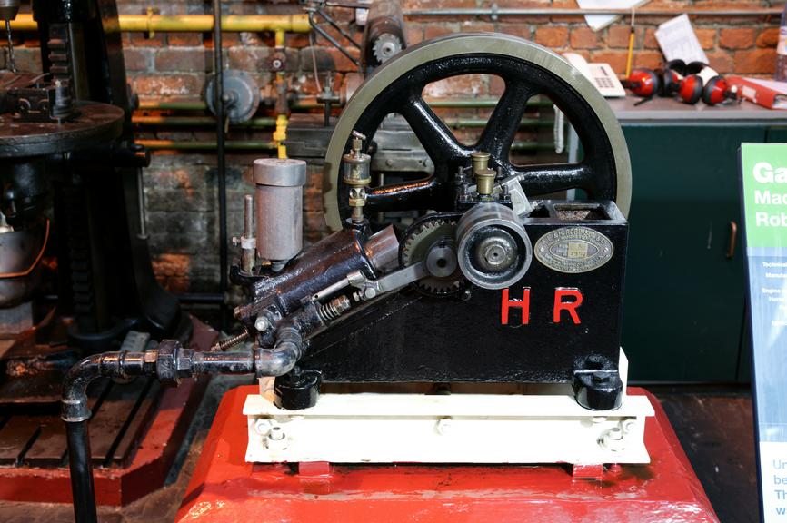 A. E. & H. Robinson Gas Engine | Science Museum Group Collection
