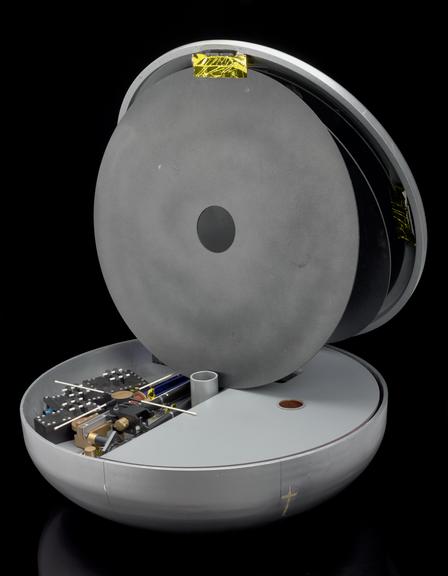 First ‘clam-shell’ development model | Science Museum Group Collection