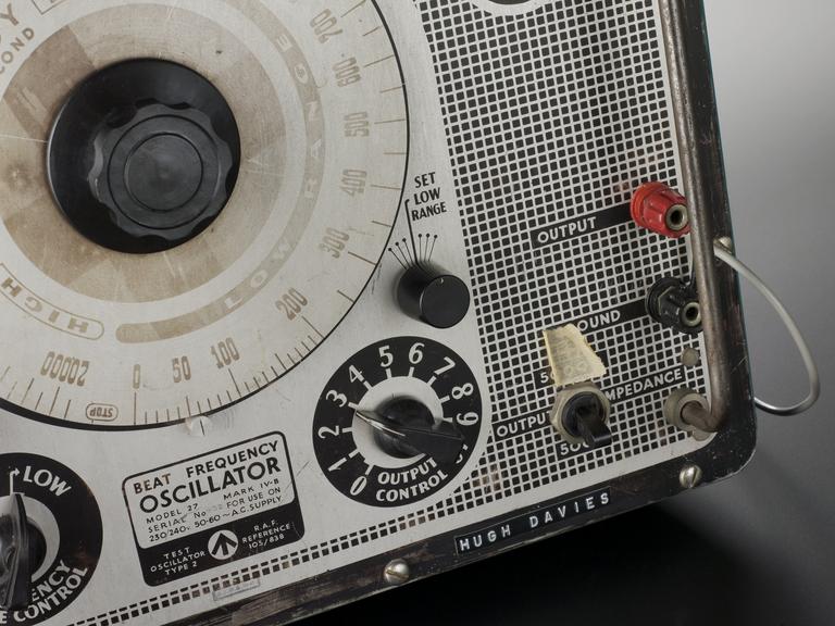 Beat frequency electronic oscillator | Science Museum Group Collection