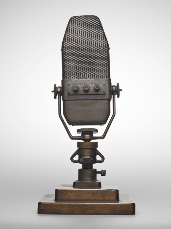 Marconi - BBC Ribbon Microphone | Science Museum Group Collection