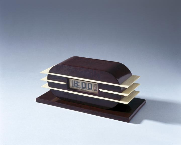 Digital clock with decorative phenolic plastic casing | Science Museum ...