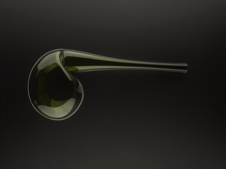 Swan necked glass retort | Science Museum Group Collection