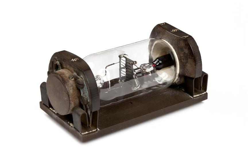 Siemens Thermionic Valve | Science Museum Group Collection