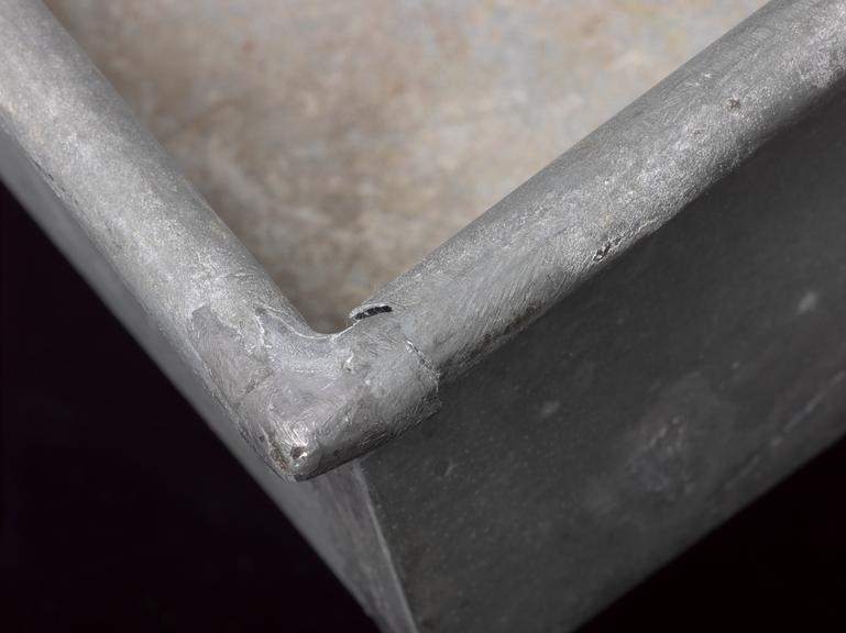 Zinc sand tray for Lowenfield's 'World Technique' therapy | Science ...