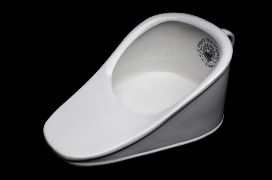 Slipper bedpan, England, 1900-1950 | Science Museum Group Collection