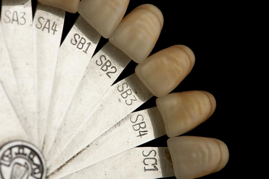 Shade guide for "Lumin" porcelain teeth | Science Museum Group Collection