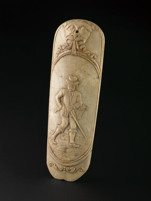 Ivory snuff rasp cover (metal rasp missing) shoe horn shaped | Science ...