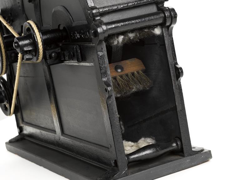 Hand powered cottage saw gin | Science Museum Group Collection