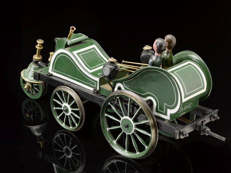 Road-rail steam carriage | Science Museum Group Collection