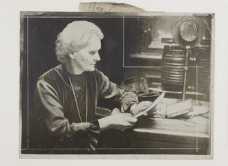 Photograph of Marie Curie in her laboratory | Science Museum Group ...
