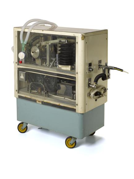 Cape Ventilator for therapeutic use by Cape Engineering Co. Ltd ...