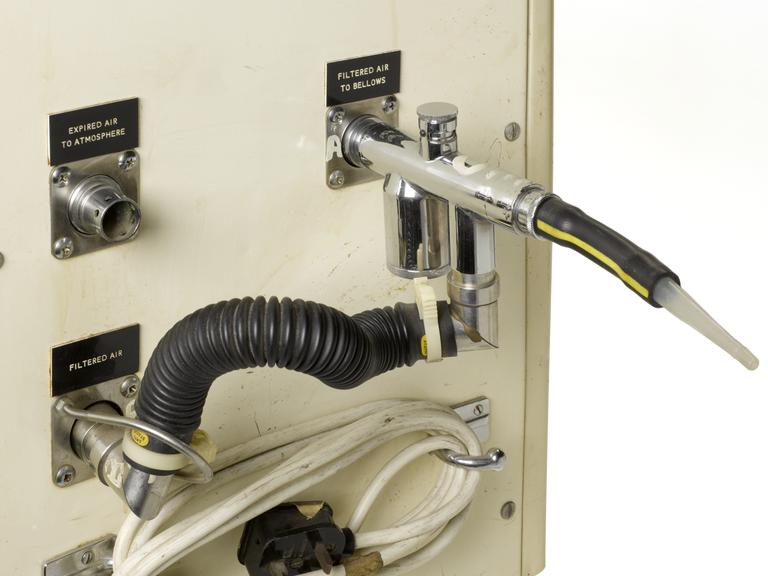 Cape Ventilator for therapeutic use by Cape Engineering Co. Ltd ...