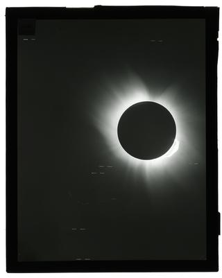Solar corona during an eclipse | Science Museum Group Collection