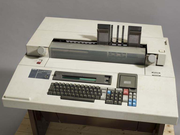 Olivetti BCS2030 visible record computer | Science Museum Group Collection