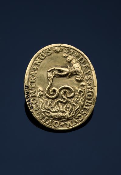 Gold medal commemorating the recovery of Queen Elizabeth I from ...