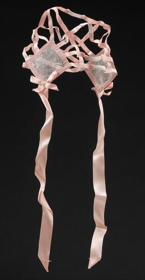 Claxton ear cap, England, 1925-1945 | Science Museum Group Collection