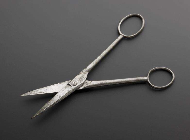 Straight surgical scissors | Science Museum Group Collection