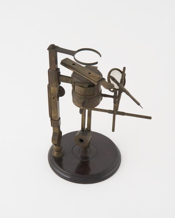 Microscope of unusual design | Science Museum Group Collection