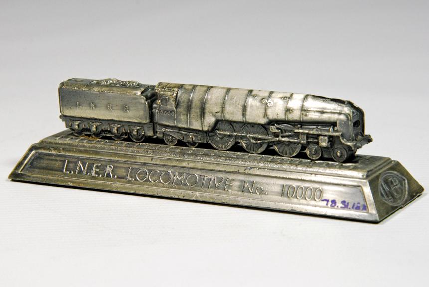 Locomotive No.10000 paperweight | Science Museum Group Collection