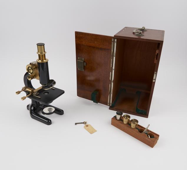 Microscope by Charles Perry with two eyepieces x 2 and x 4 | Science ...