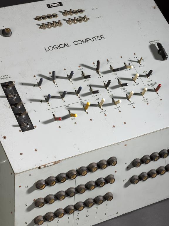Dr. Mays and Dr. Prinz's Relay-operated logic machine | Science Museum ...