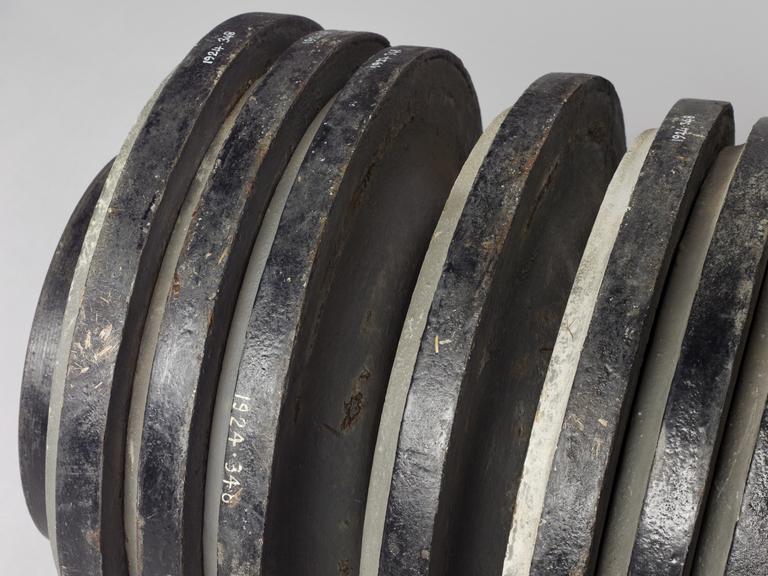 2" diam. Single Deadweight Safety Valve | Science Museum Group Collection