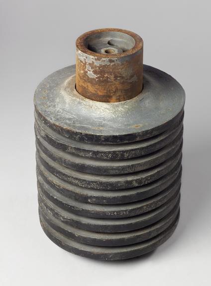 2" diam. Single Deadweight Safety Valve | Science Museum Group Collection