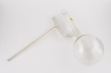 Claisen distillation flask | Science Museum Group Collection