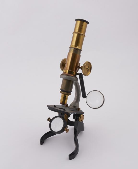Student microscope with one eyepiece | Science Museum Group Collection