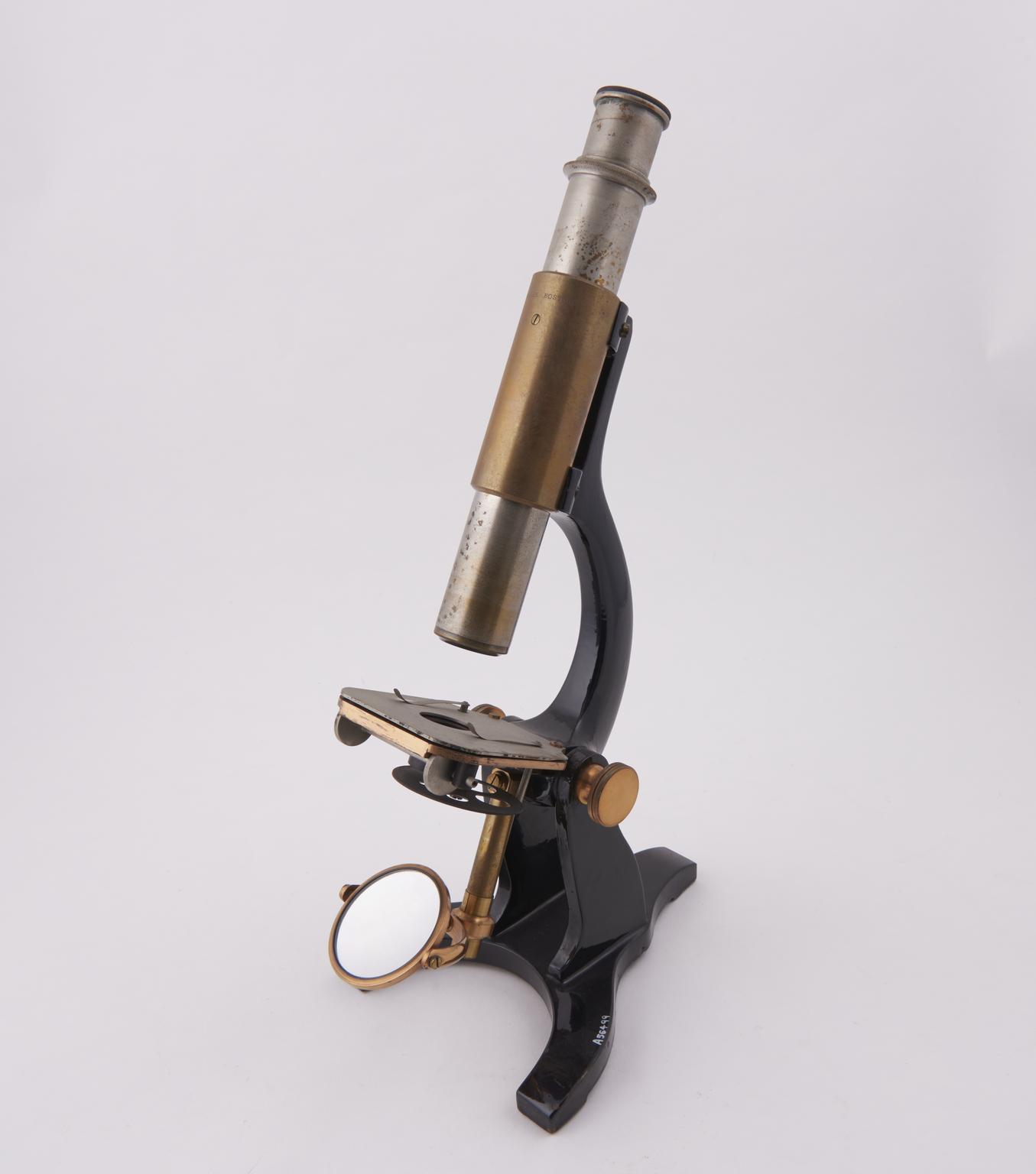 Student microscope on cast iron stand | Science Museum Group Collection